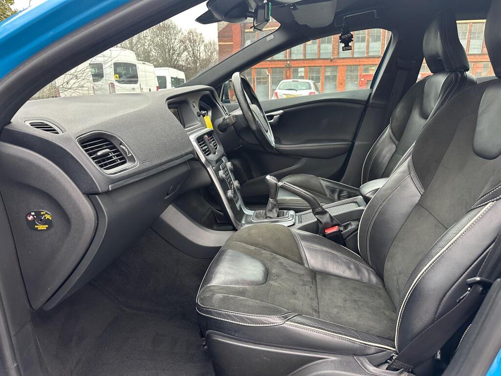 Used Volvo V40 Hatchback 1.6 D2 R-design Euro 5 (S/s) 5dr in Oldham ...