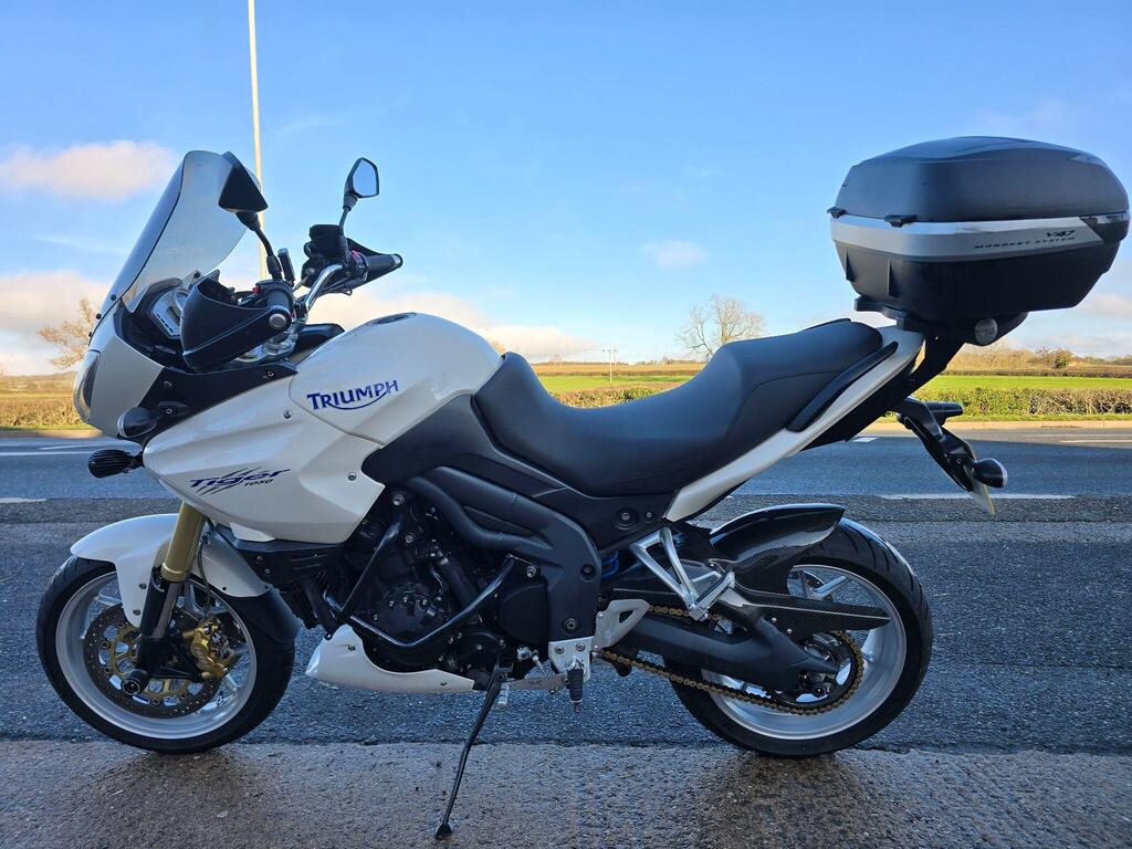 Used Triumph Tiger 1050 Adventure 1050 in Kibworth, Leicester ...