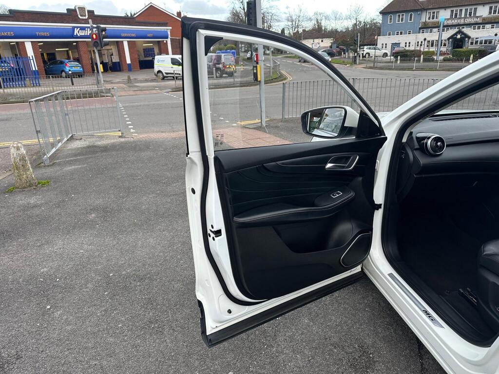 Used Mg Mg Hs Suv 1.5 T-gdi Exclusive Dct Euro 6 (S/s) 5dr in ...