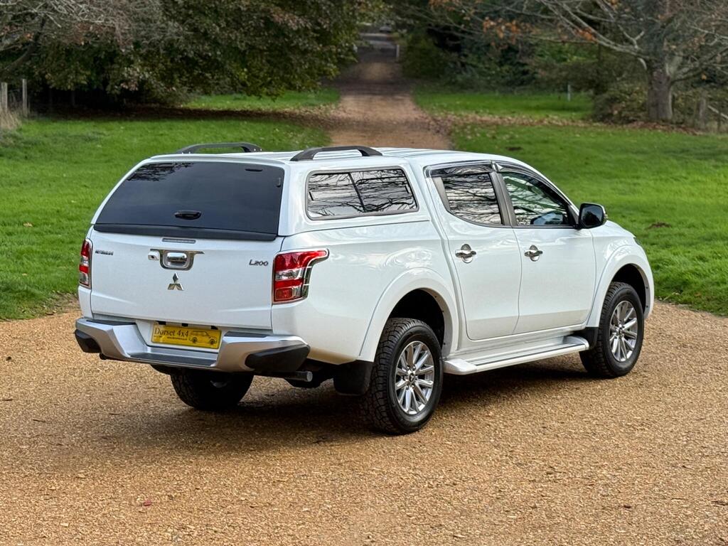 Used Mitsubishi L200 Pickup 2.4 Di-d Dc Barbarian 4wd Euro 6 4dr in ...