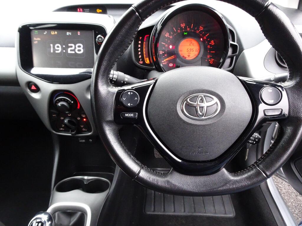 Used Toyota Aygo Hatchback 1.0 Vvt-i X-play Euro 6 5dr in Blackburn ...