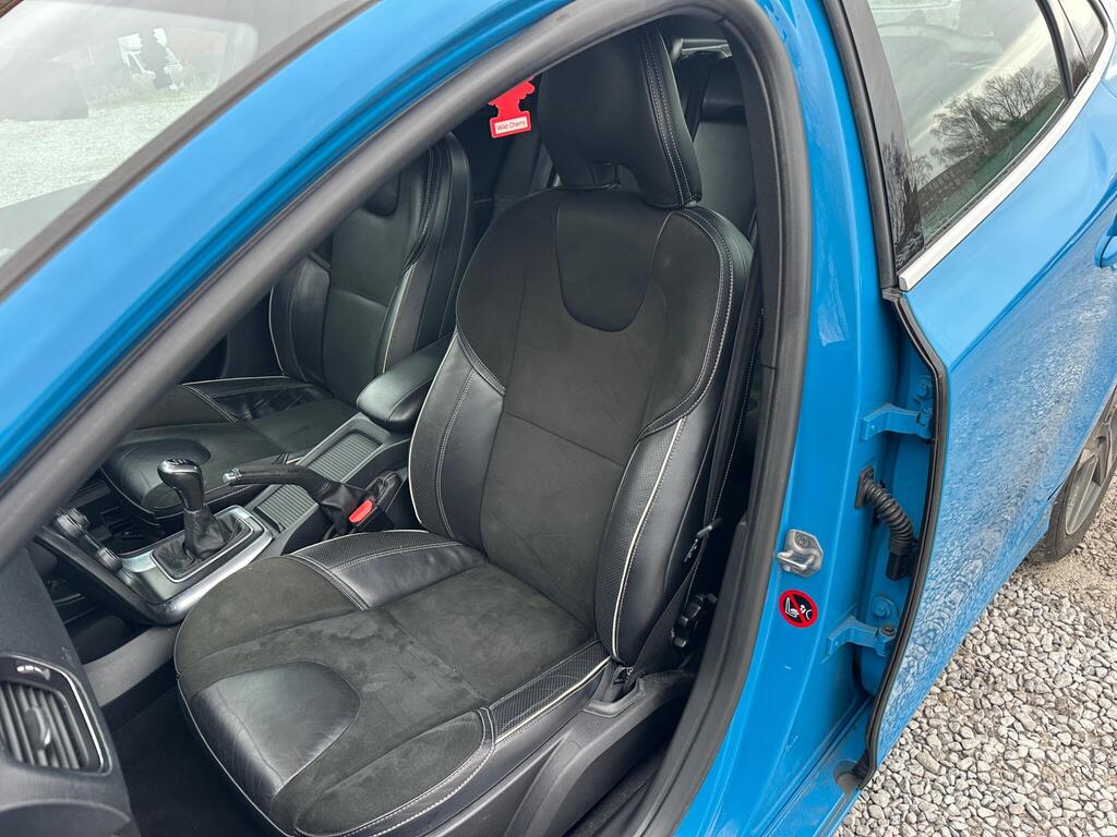Used Volvo V40 Hatchback 1.6 D2 R-design Euro 5 (S/s) 5dr in Oldham ...