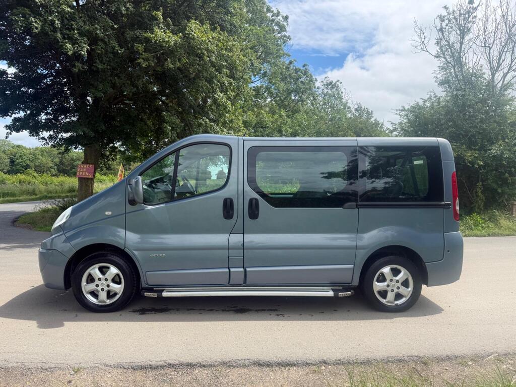 Used Renault Trafic Minibus 2.0 Dci Sport Auto 9 Seat Minibus in ...
