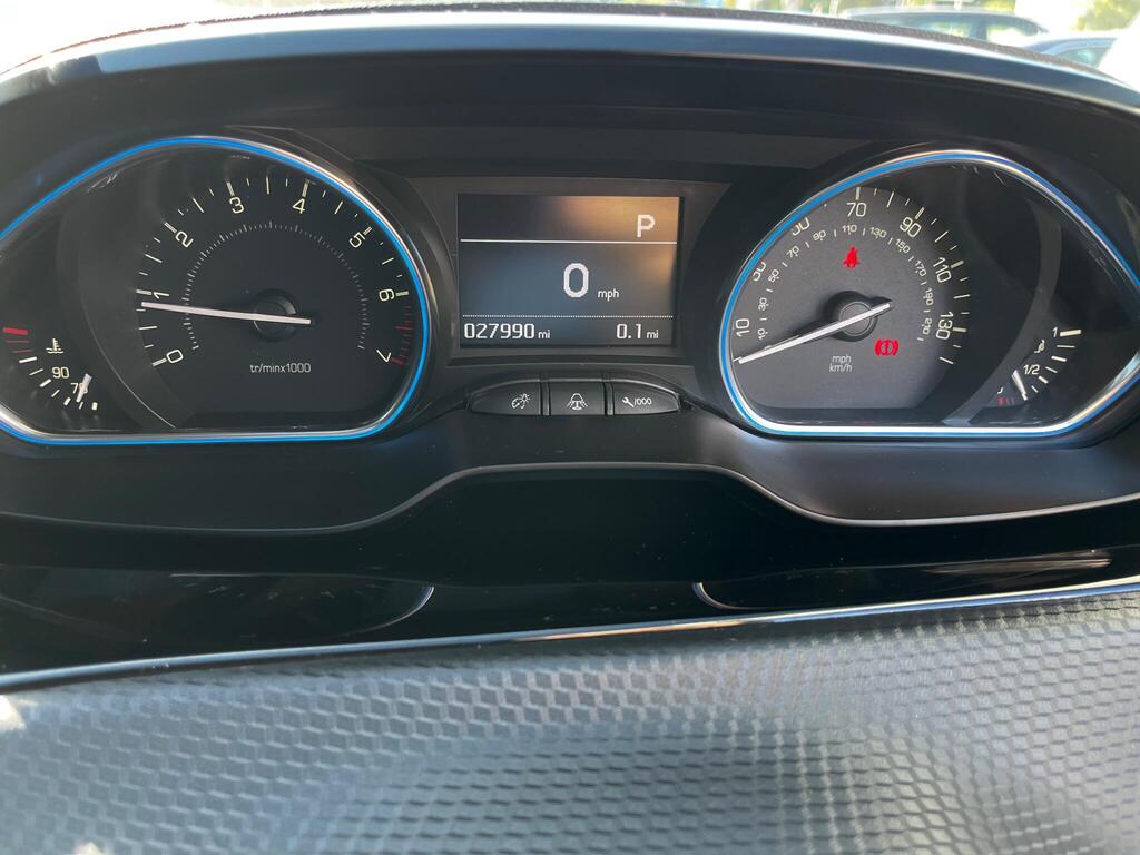 Used Peugeot 2008 Suv 1.2 Puretech Allure Eat Euro 6 (S/s) 5dr in ...