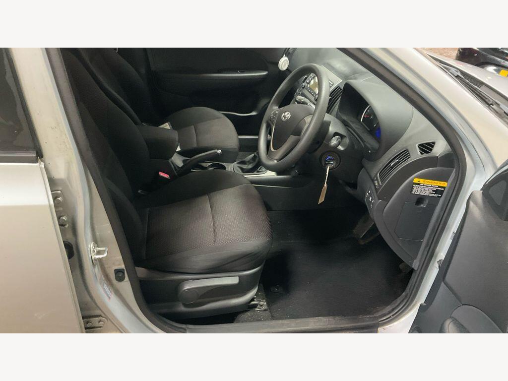 Used Hyundai I30 Hatchback 1.4 Es Euro 4 5dr in Reading, Berkshire | SQ ...