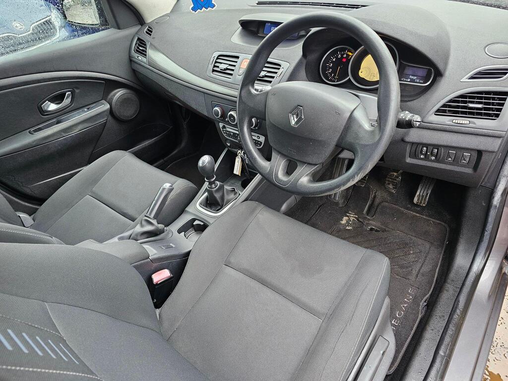 Used Renault Megane Estate 1.6 16v I-music Sport Tourer Euro 5 5dr in ...