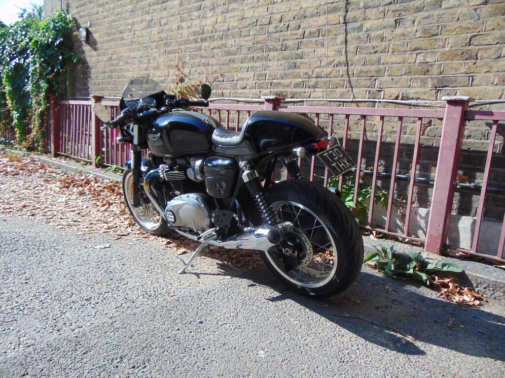 Used Triumph Thruxton 1200 Roadster/retro 1200 Euro 4 in London, London ...