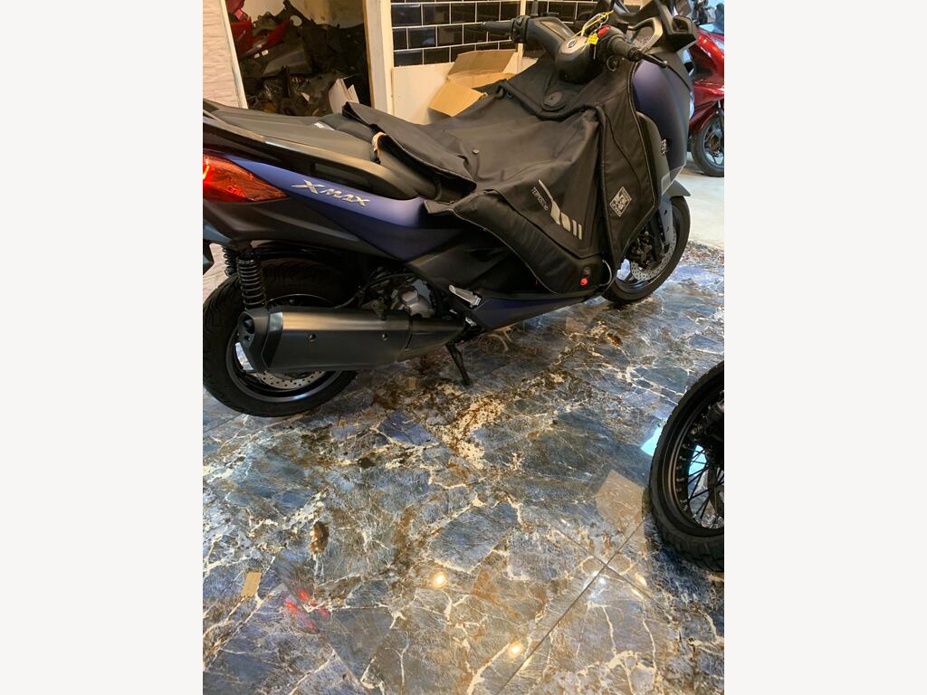 Used Yamaha Xmax 300 Scooter 300 Cvt V-belt Euro 4 in Willesden, Middlesex | Bike & Scooter