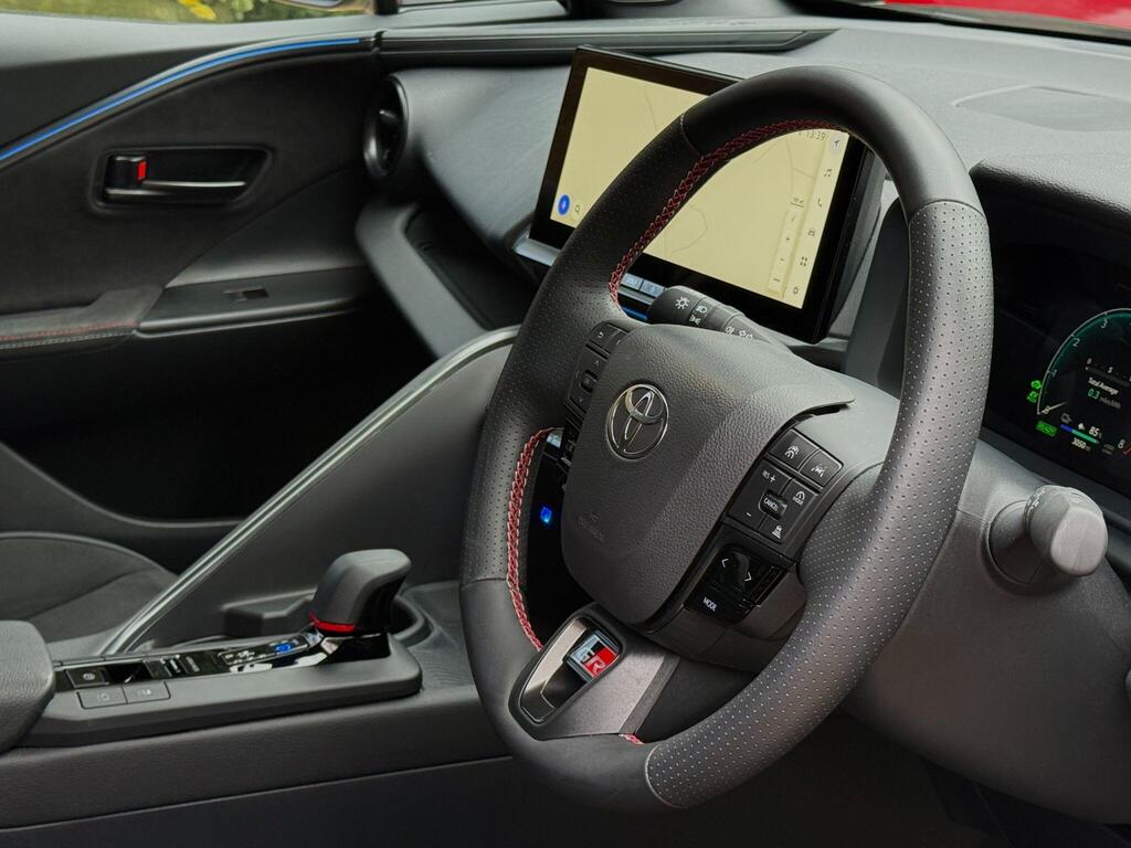 Used Toyota C-hr Suv 2.0 Vvt 13.6kwh Gr Sport Cvt Euro 6 (S/s) 5dr in ...