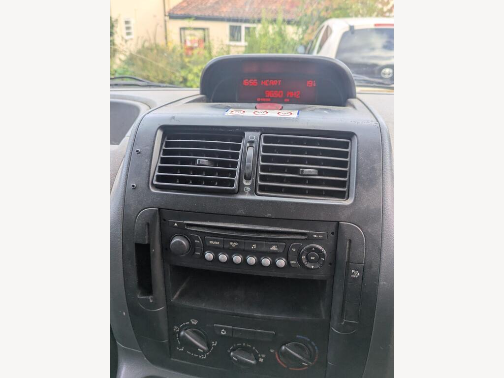 Used Peugeot Expert Panel Van 1.6 Hdi L2 H1 4dr in Taunton, Somerset ...