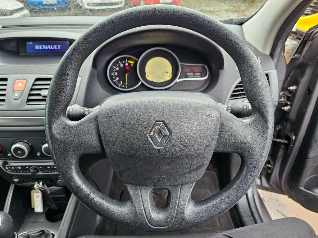 Used Renault Megane Estate 1.6 16v I-music Sport Tourer Euro 5 5dr in ...