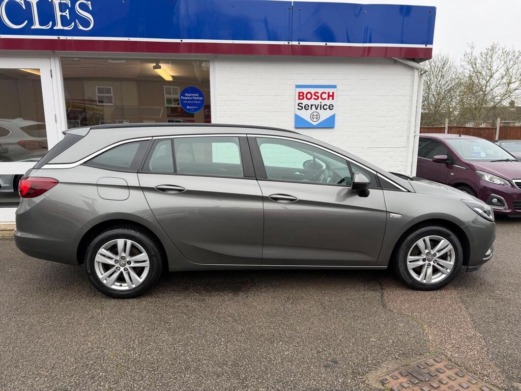Used Vauxhall Astra Estate 1.6 Cdti Design Sports Tourer Auto Euro 6 ...