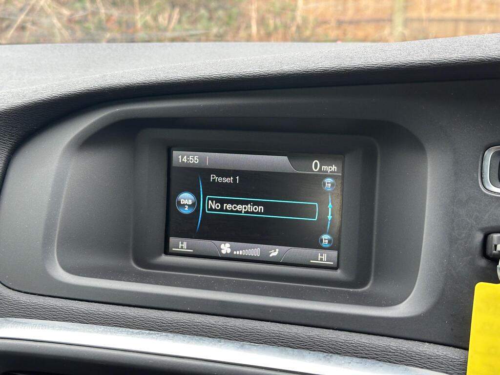 Used Volvo V40 Hatchback 1.6 D2 R-design Euro 5 (S/s) 5dr in Oldham ...