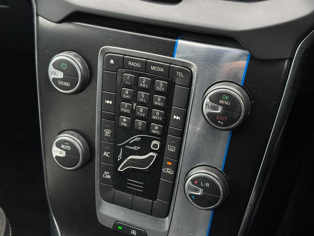 Used Volvo V40 Hatchback 1.6 D2 R-design Euro 5 (S/s) 5dr in Oldham ...