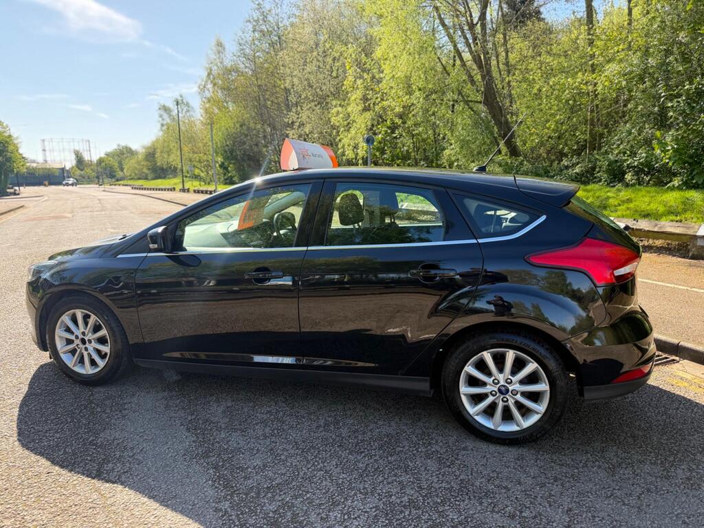 Used Ford Focus Hatchback 1.0t Ecoboost Titanium Euro 6 (S/s) 5dr in ...