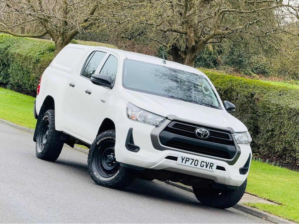 Used Toyota Hilux Pickup 2.4 D-4d Active 4wd Euro 6 (S/s) 4dr in Croydon, Surrey | Lucky Dale