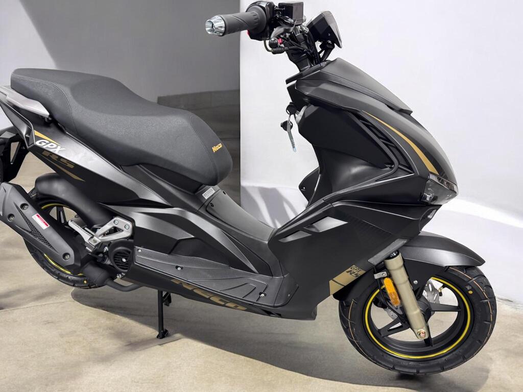 Used Neco Gpx 125 Moped 50 R Ac in Southampton, Hampshire | Southampton ...