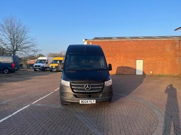 Rygor Heathrow | Van dealership in Feltham | Autotrader