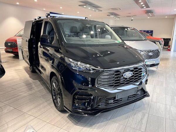 Group 1 Ford Farnborough Transit Centre | Van dealership in Farnborough ...