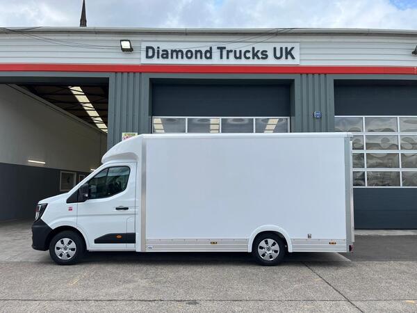 Diamond Trucks UK | Van dealership in Warrington | Autotrader