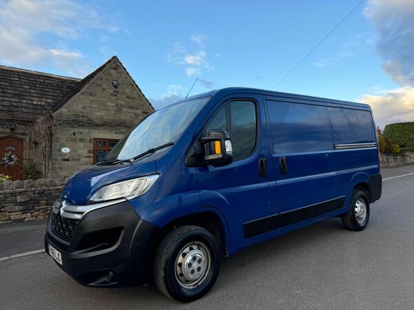 Used Medium Wheelbase Vans for sale | AutoTrader Vans