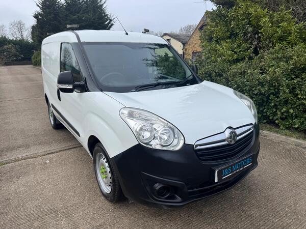 Used Vauxhall Combo Vans for sale in Hornchurch | AutoTrader Vans