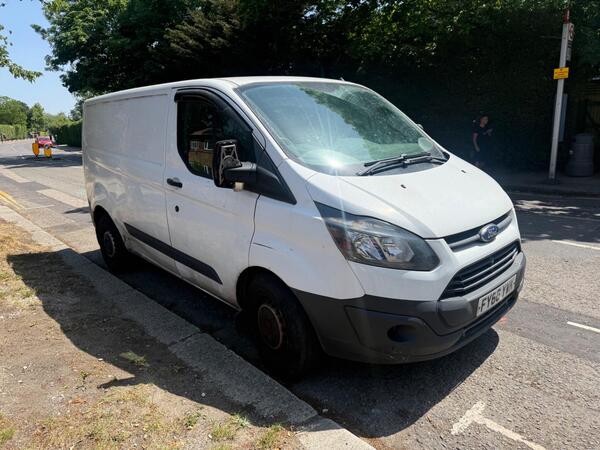 Ford Transit Custom Vans for sale | AutoTrader Vans