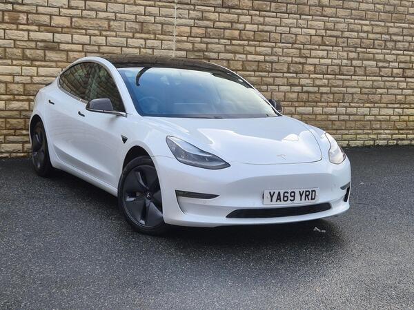 Tesla Model 3 Finance Deals | AutoTrader UK