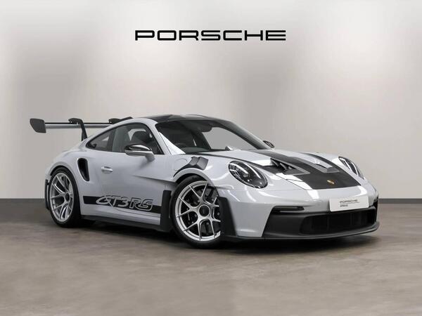 Porsche Service Centre Brooklands | Car dealership in West Byfleet ...