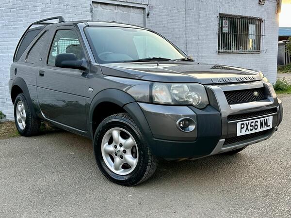 Used Land Rover Freelander Vans for sale | AutoTrader Vans