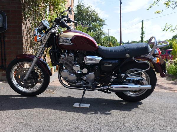 Triumph thunderbird 900 custom store