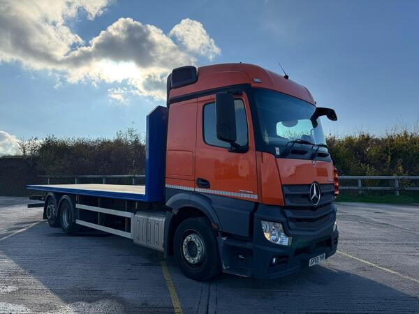 Used Mercedes-Benz Flatbed trucks & lorries | Auto Trader Trucks