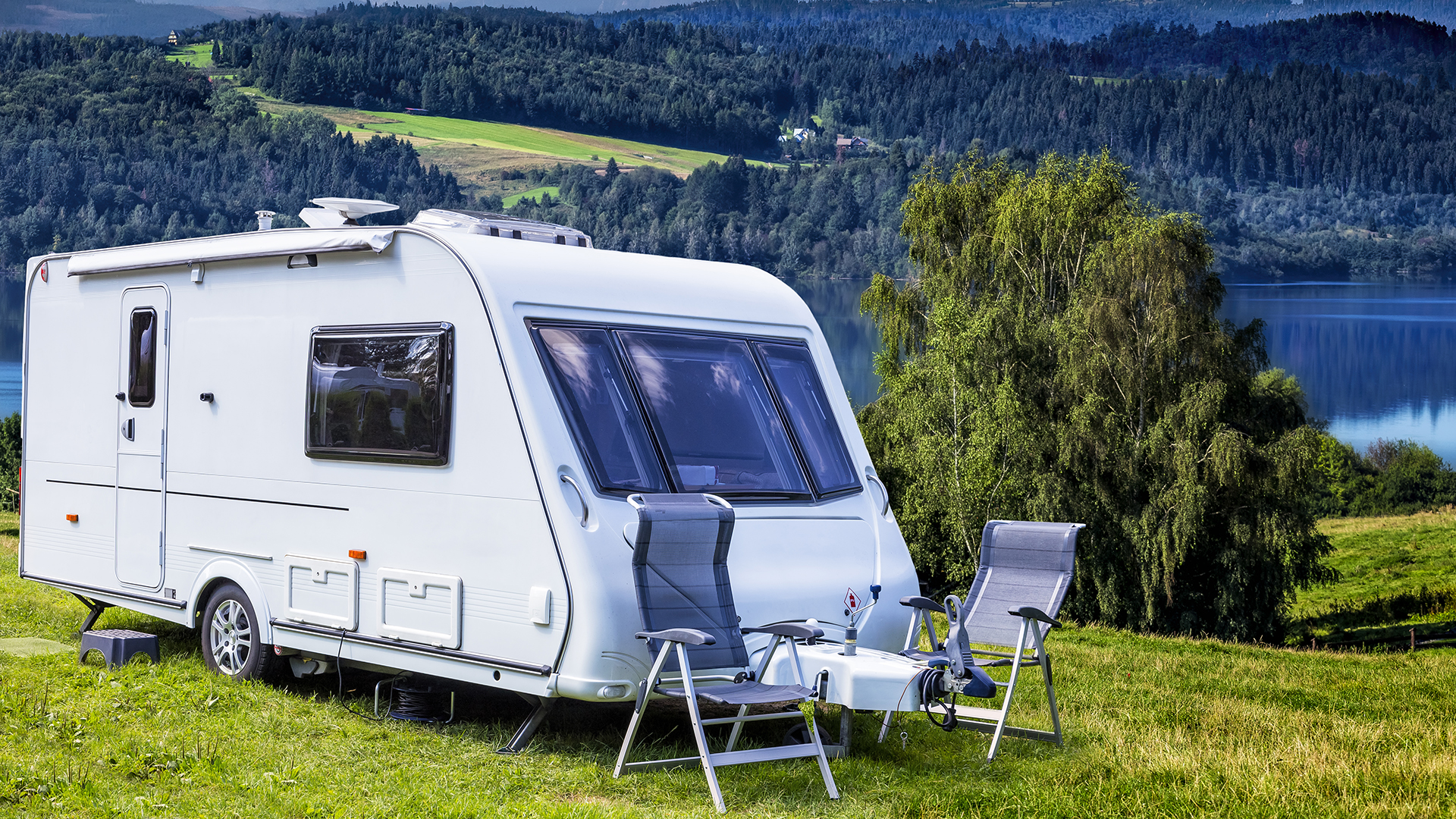 All the essentials you'll need for your first caravan trip | AutoTrader