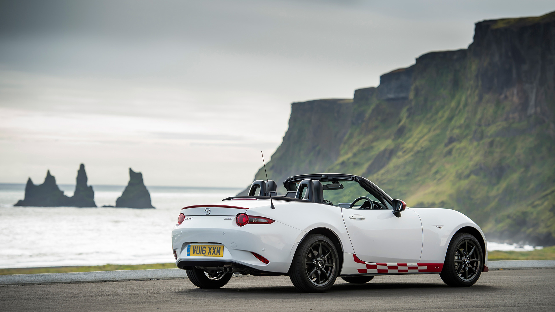 Mazda MX-5 Review & Prices 2023 | AutoTrader UK