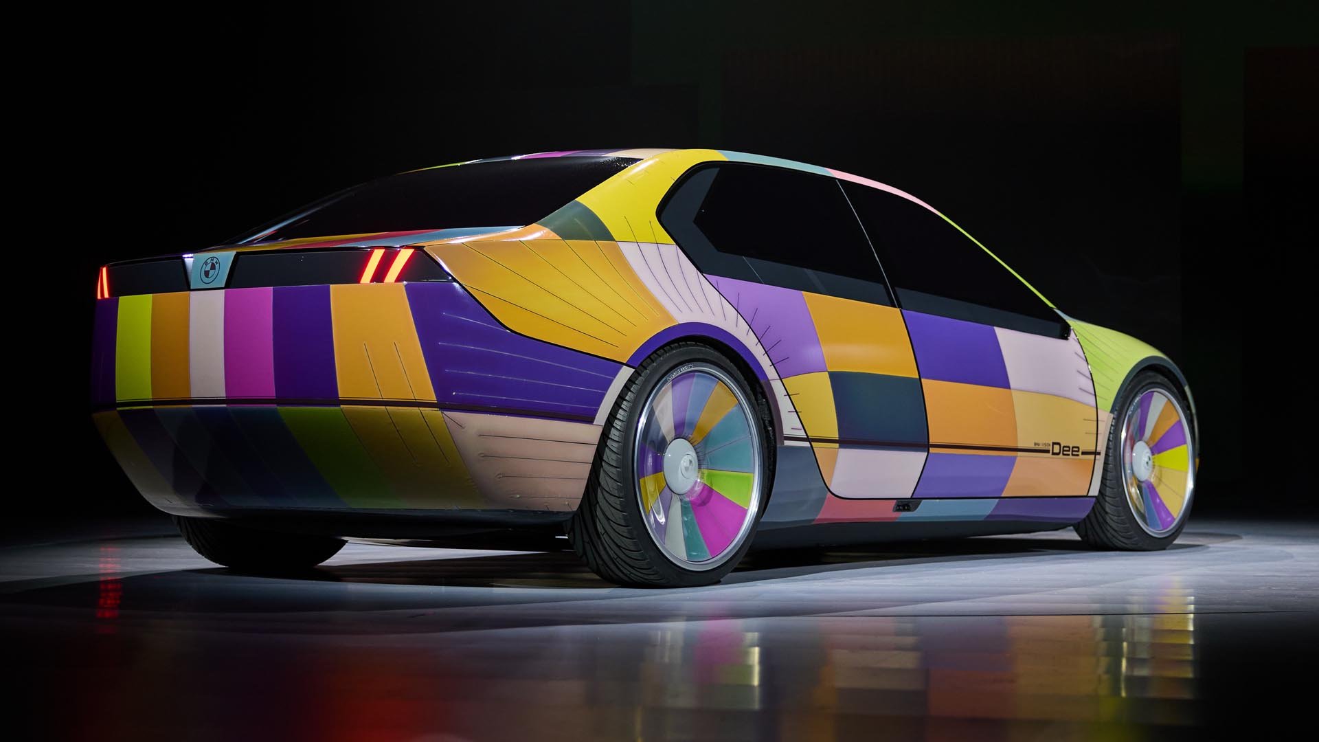 Coming Soon: BMW i Vision Dee and the future of driving | Autotrader