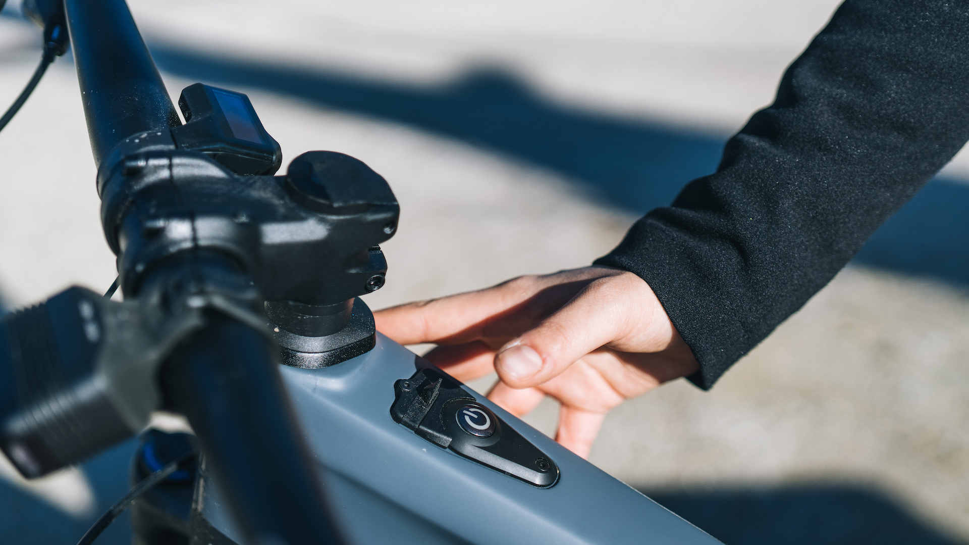 How to charge an electric bike | Autotrader