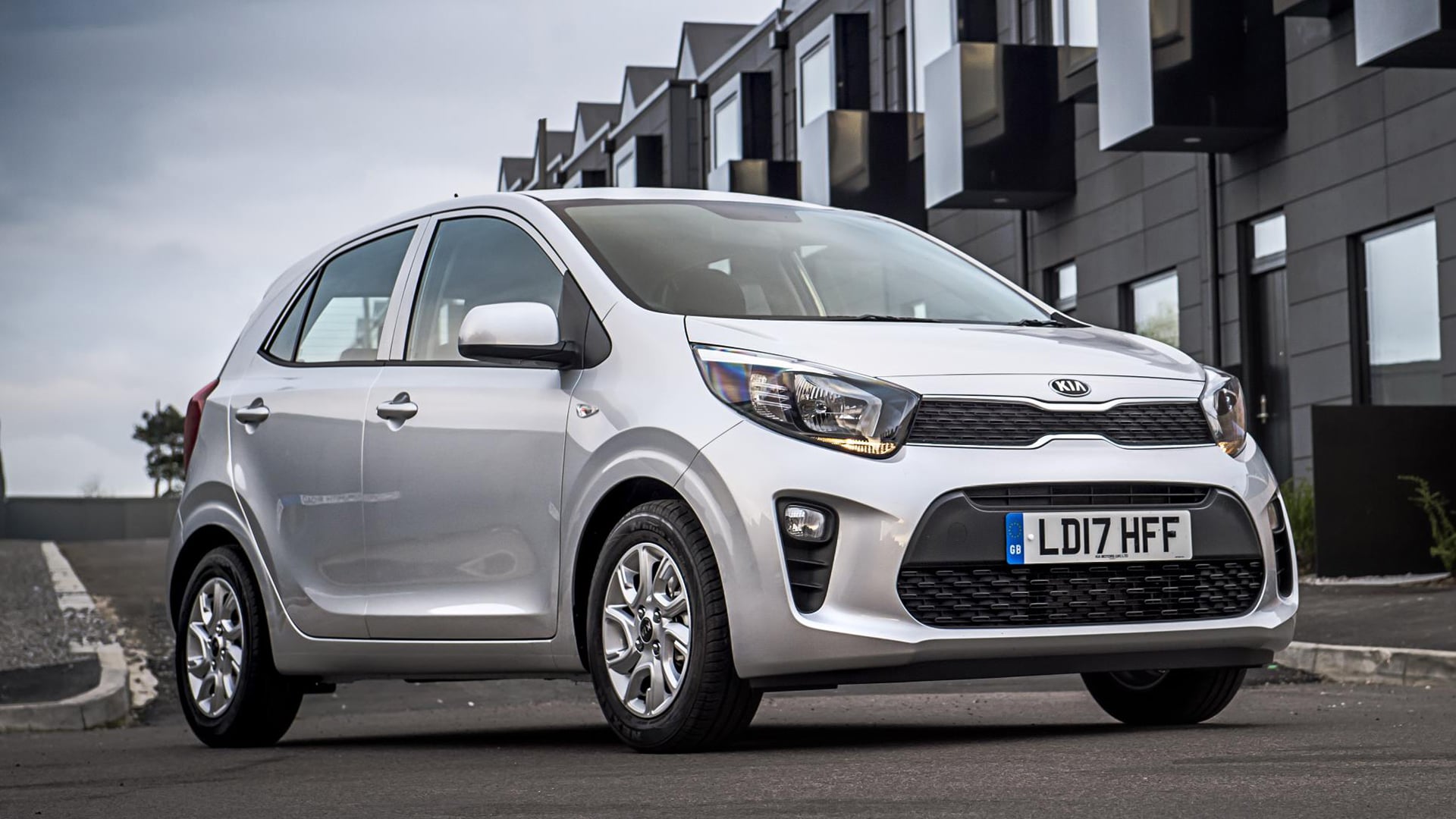 City car driving kia picanto | Car4us.ru