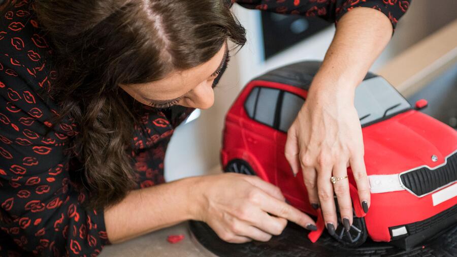 Bake Off winner Candice recreates Skoda Fabia cake | Auto Trader UK