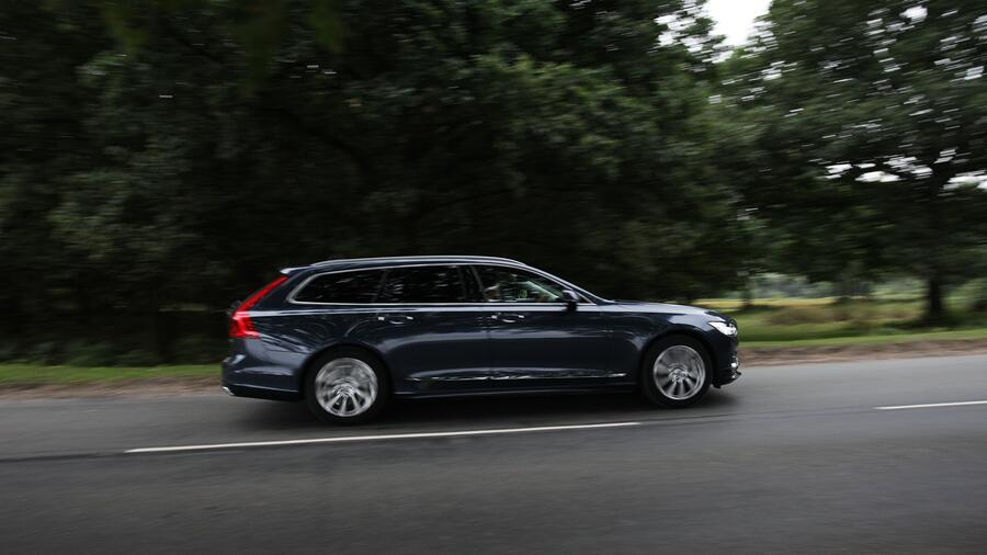 The REV Test: Dog-friendly cars | Auto Trader UK