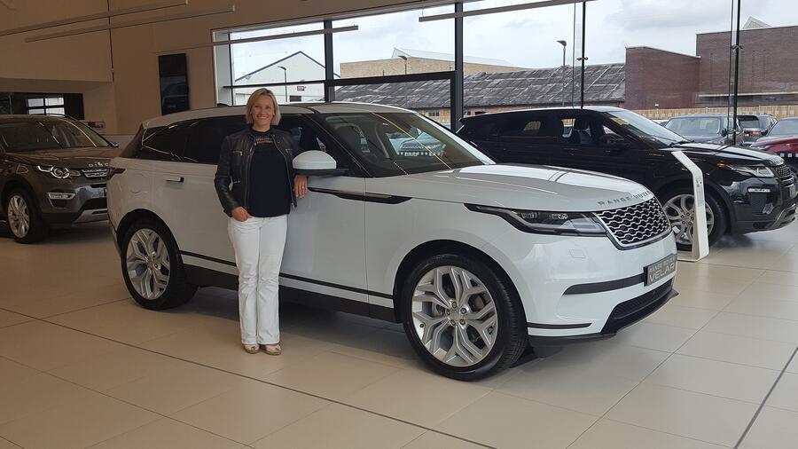 How to buy a car at a Franchised Dealer | Auto Trader UK