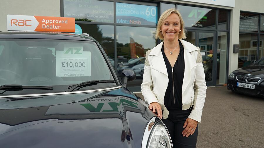 How to buy a car at an Independent Dealer | Auto Trader UK