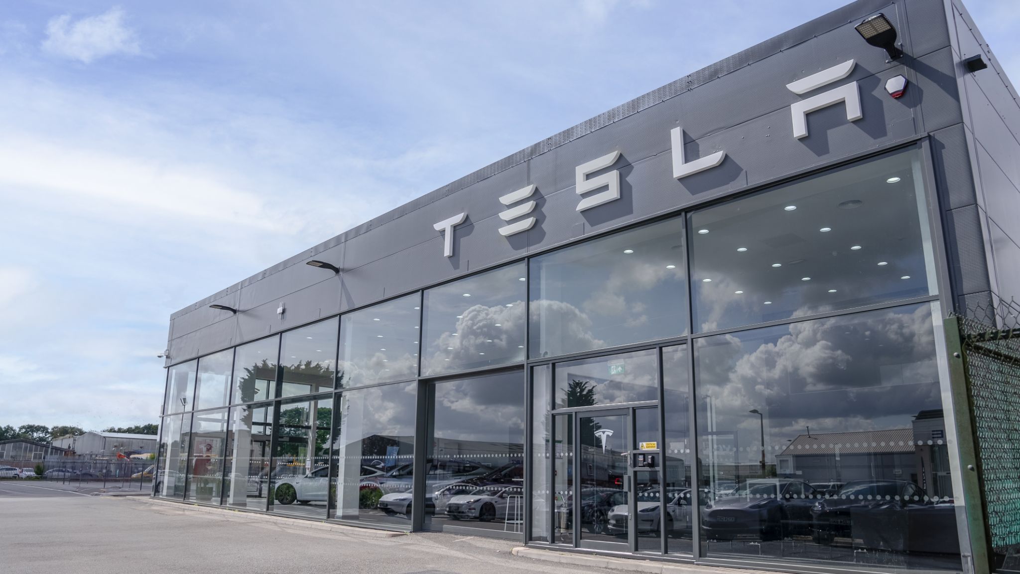 Tesla St Albans | Car dealership in St. Albans | Autotrader