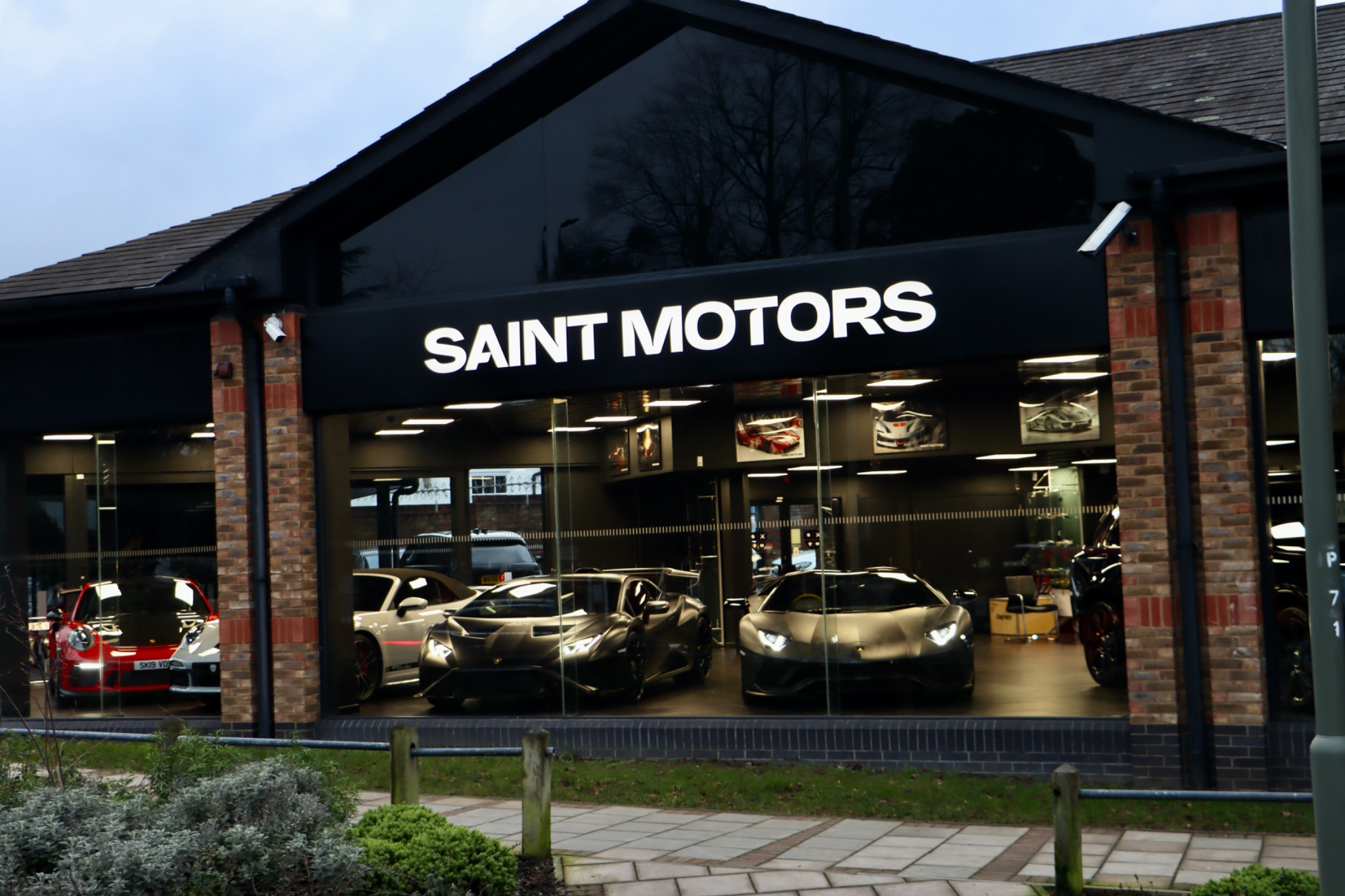 Saint Motors | Car dealership in Bromley | Autotrader