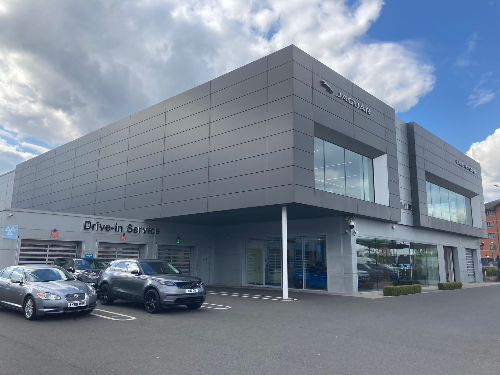 Lookers Land Rover West London | Car dealership in London | Autotrader