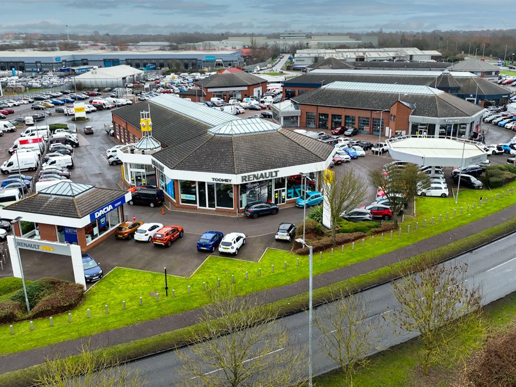 Toomey Renault and Dacia Basildon | Car dealership in Basildon | Autotrader