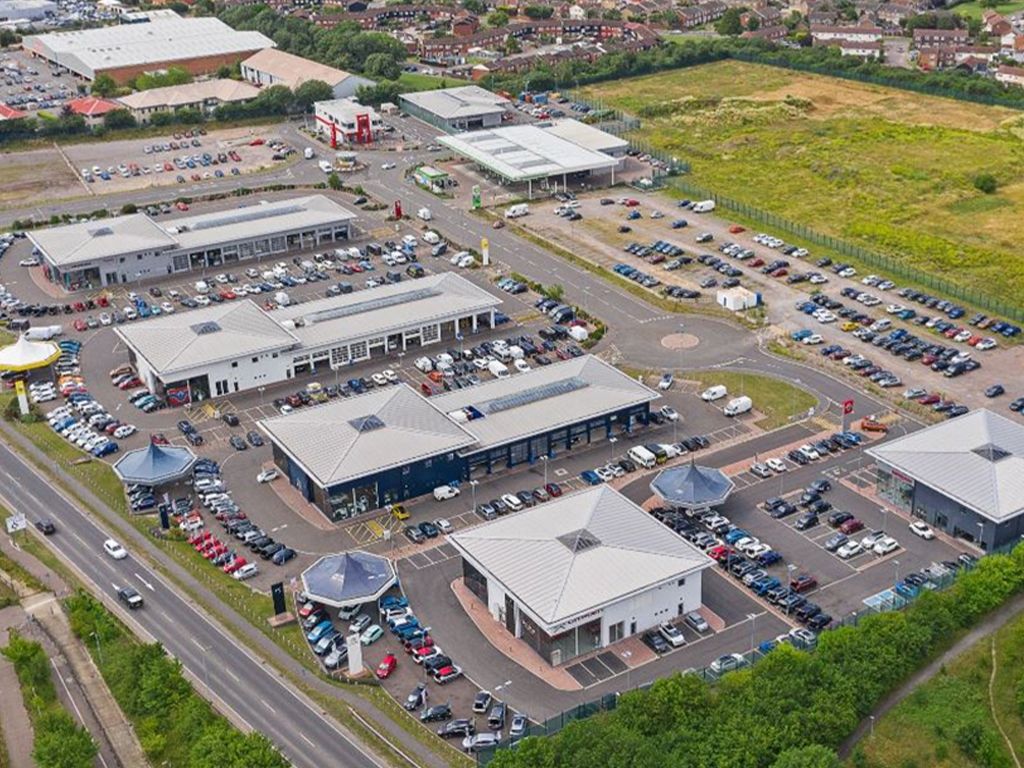 Toomey Renault and Dacia Southend | Car dealership in Rochford | Autotrader