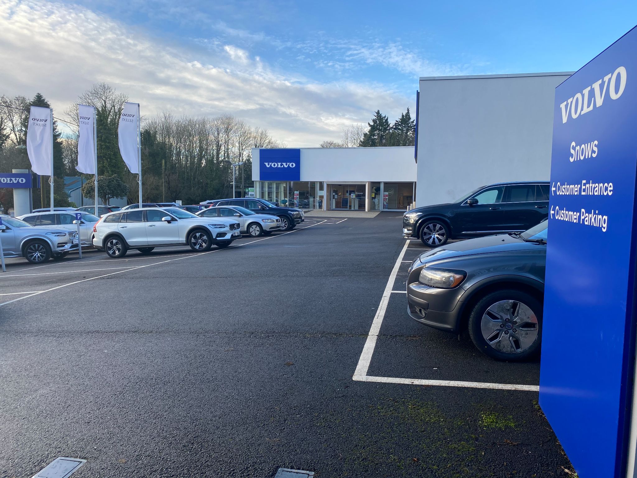 Snows Volvo Winchester | Car dealership in Winchester | Autotrader