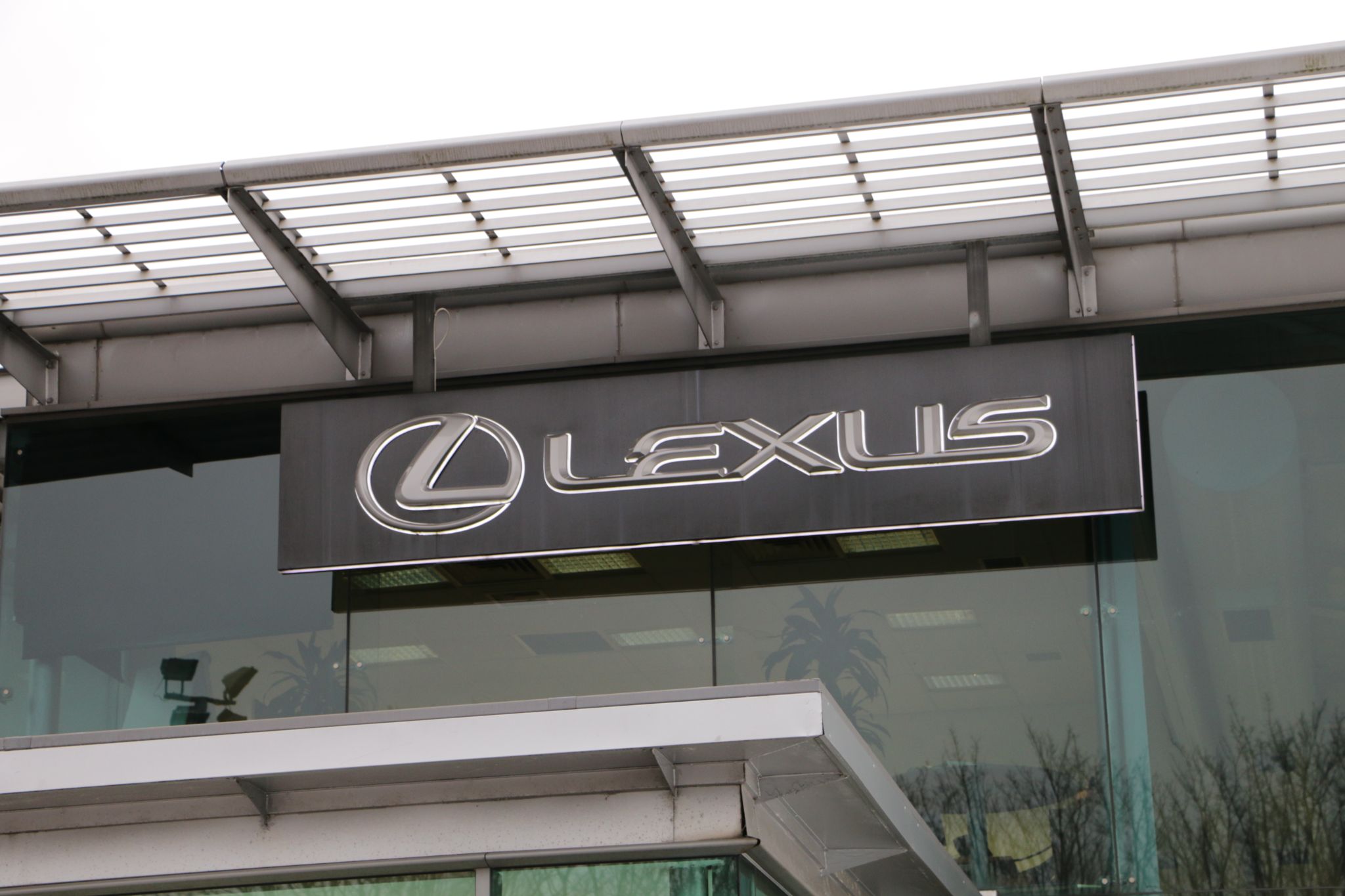 Lexus Glasgow | Car dealership in Glasgow | Autotrader