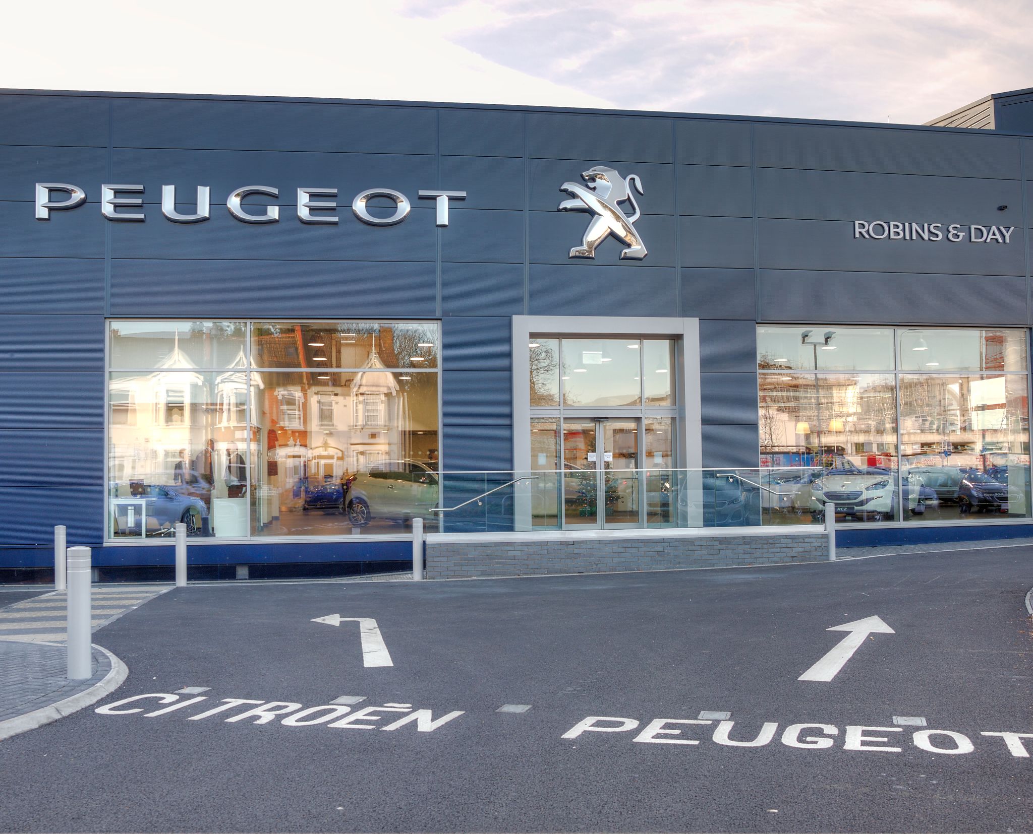 Stellantis &You Chingford | Car dealership in London | AutoTrader