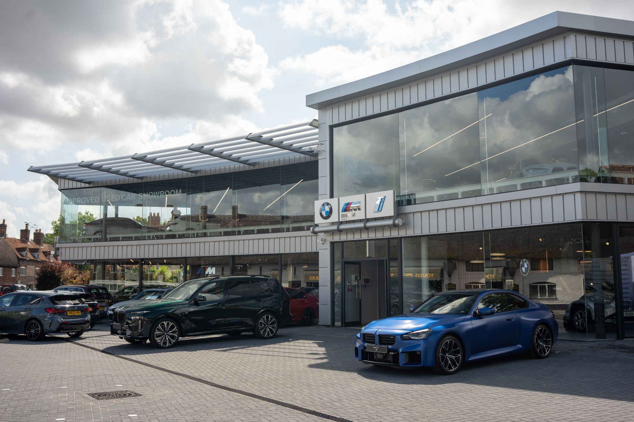 Dick Lovett BMW Hungerford | Car dealership in Hungerford | Autotrader